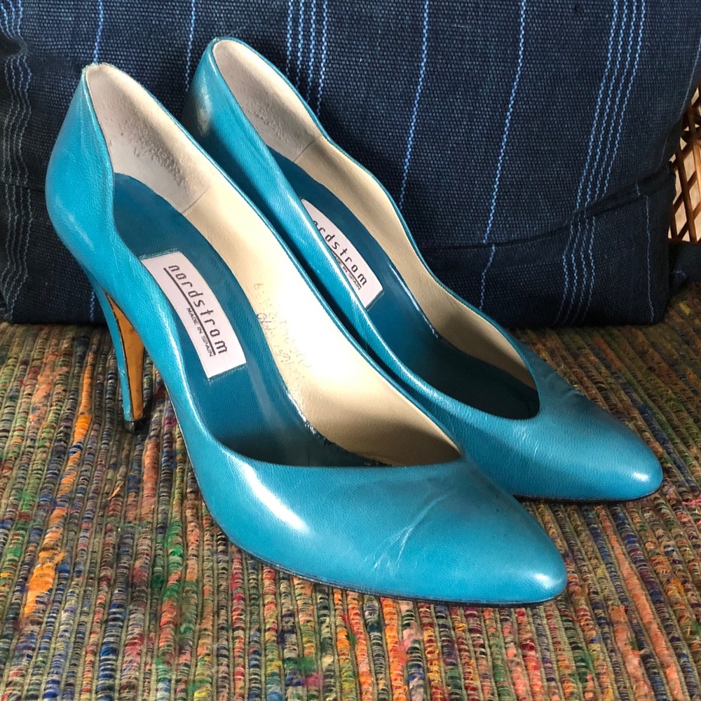 Vintage Nordstrom Pretty Blue Leather Pumps - Gem